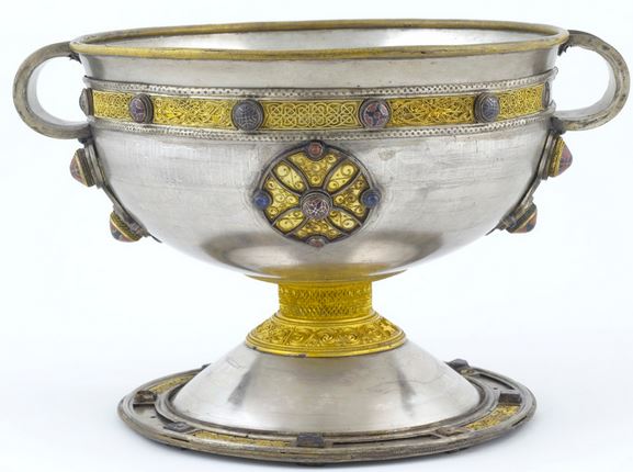 A History of Ireland in 100 Objects | Seomra Ranga